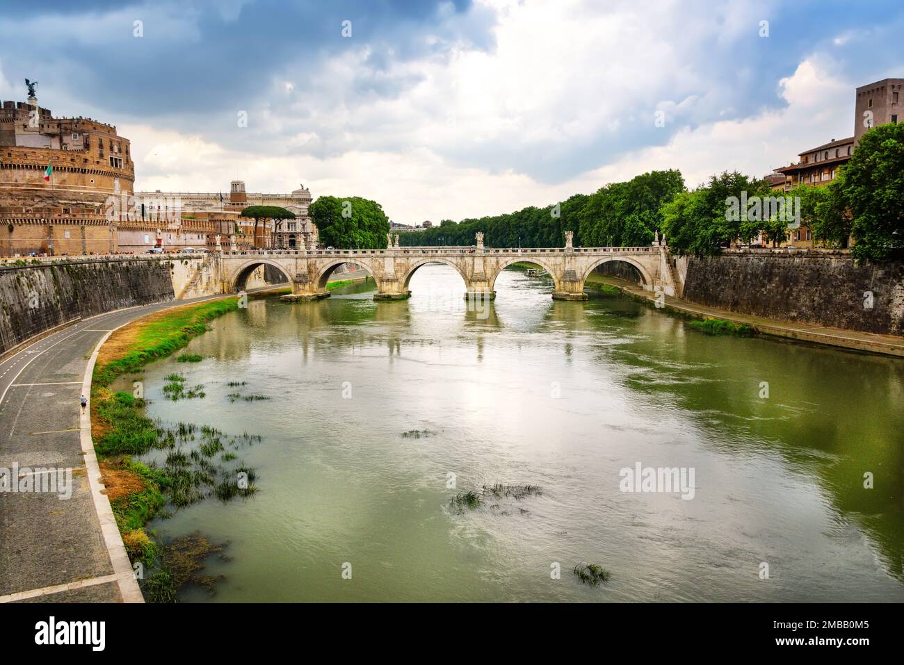 The Tiber River, winding Rome and through the St. Angelo Bridge Stock ...