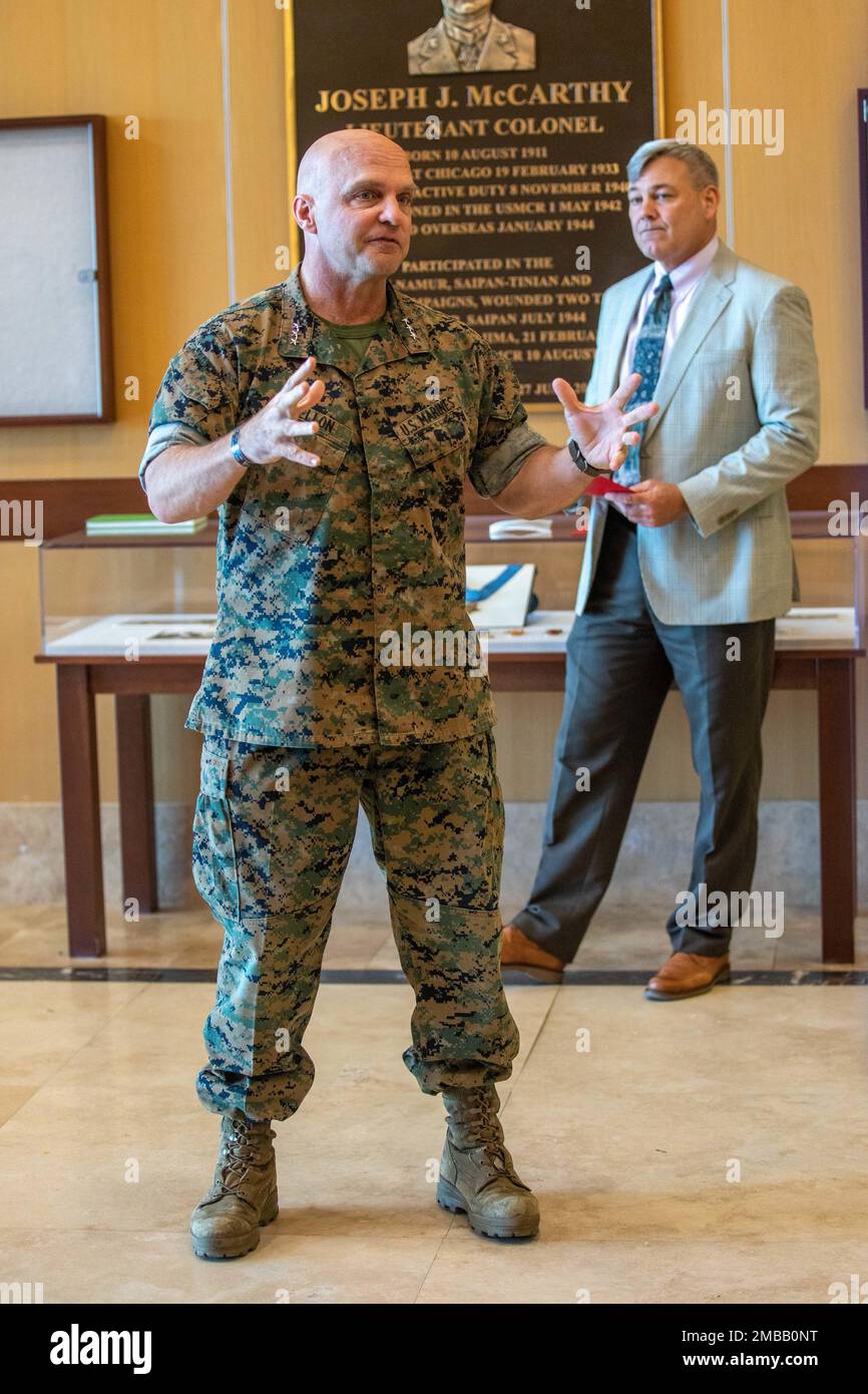 Lt. Gen David G. Bellon, left, Commander of Marine Forces Reserve and ...