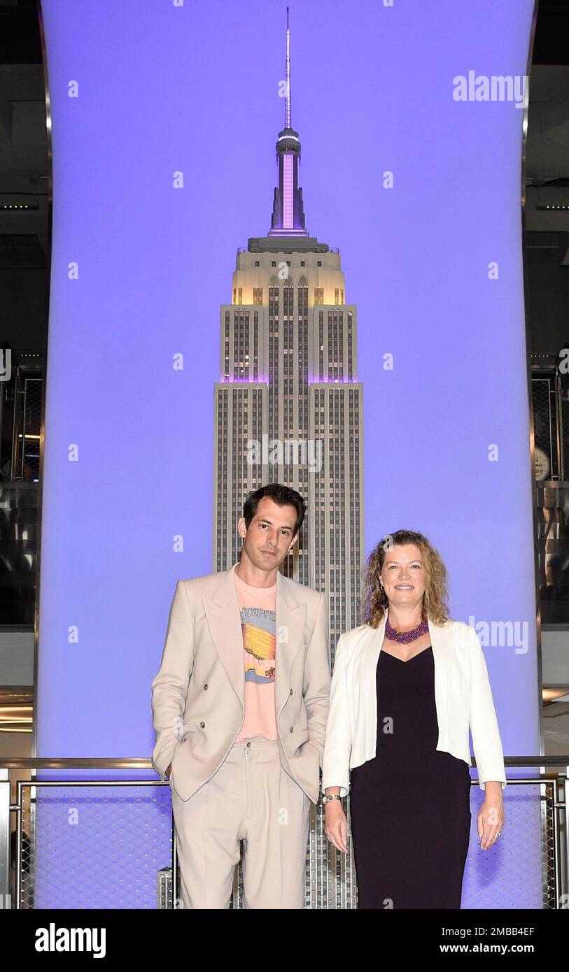 Record producer Mark Ronson, left, and British Consul General to New ...