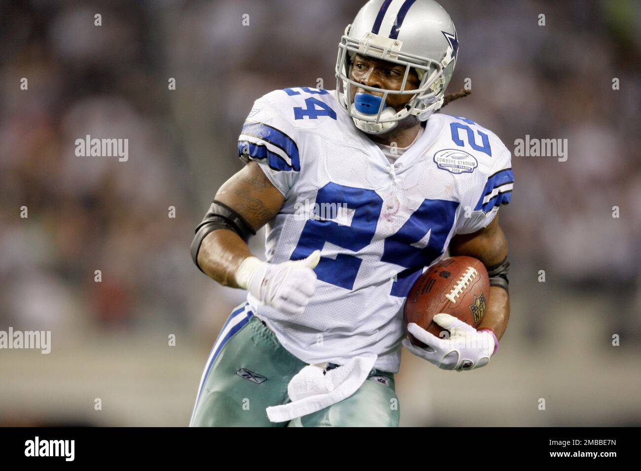 FILE - Dallas Cowboys running back Marion Barber III carries during the ...
