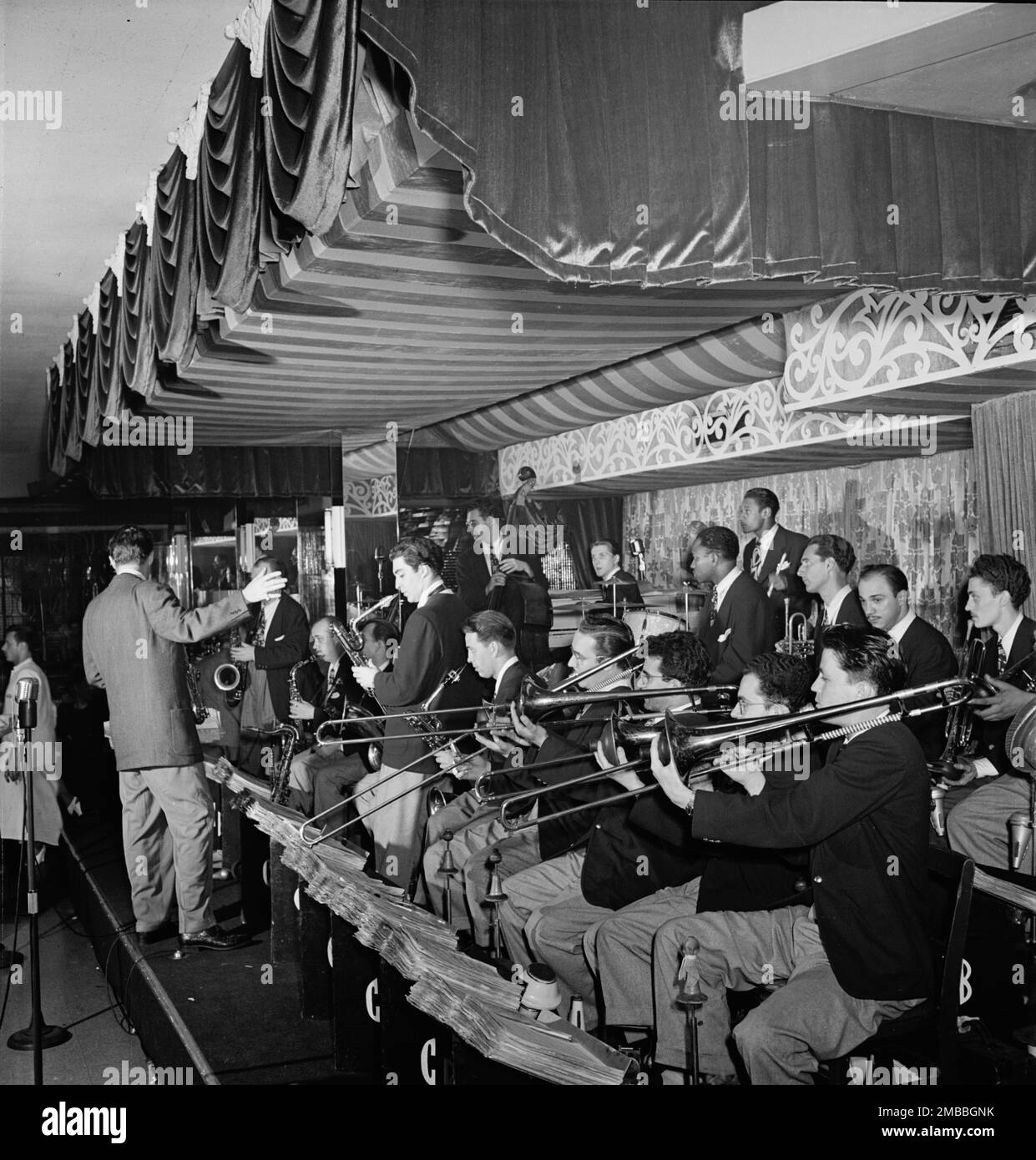 Broadcast band Black and White Stock Photos & Images - Alamy