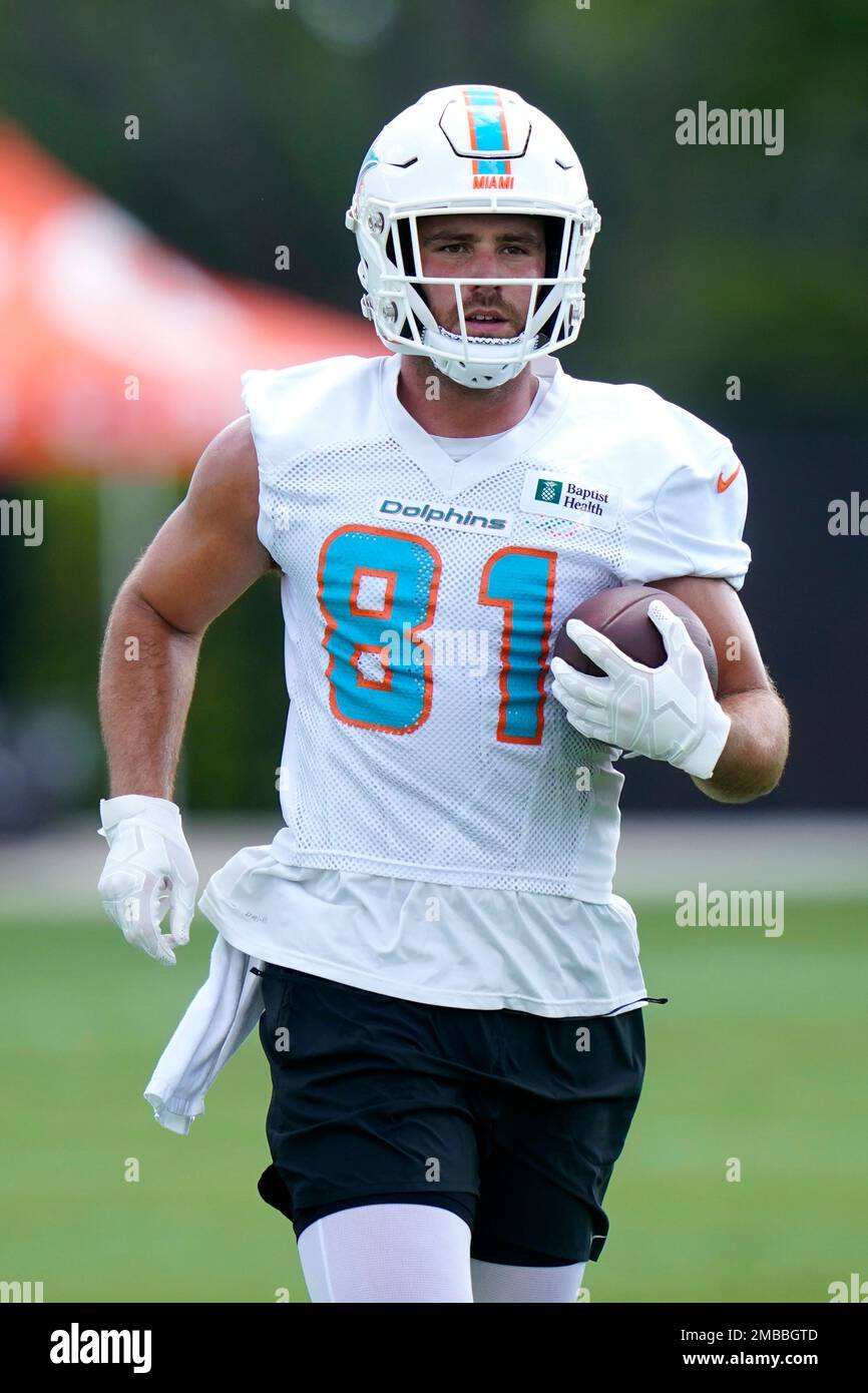 Miami Dolphins tight end Durham Smythe takes part in drills at the NFL ...