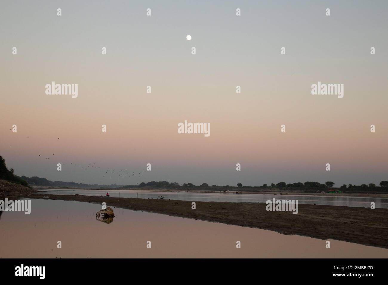 Full moon myanmar hi-res stock photography and images - Alamy