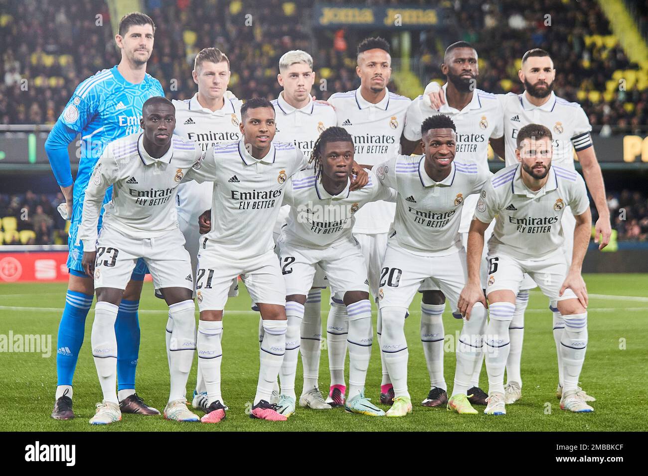 The team Real Madrid line up for a photo prior to kick off Stock Photo ...