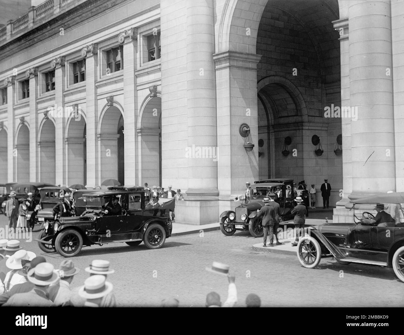 Union station building on Black and White Stock Photos & Images - Alamy