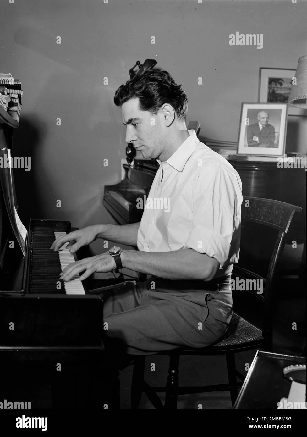 Portrait of Leonard Bernstein in his apartment, New York, N.Y., 1946 ...