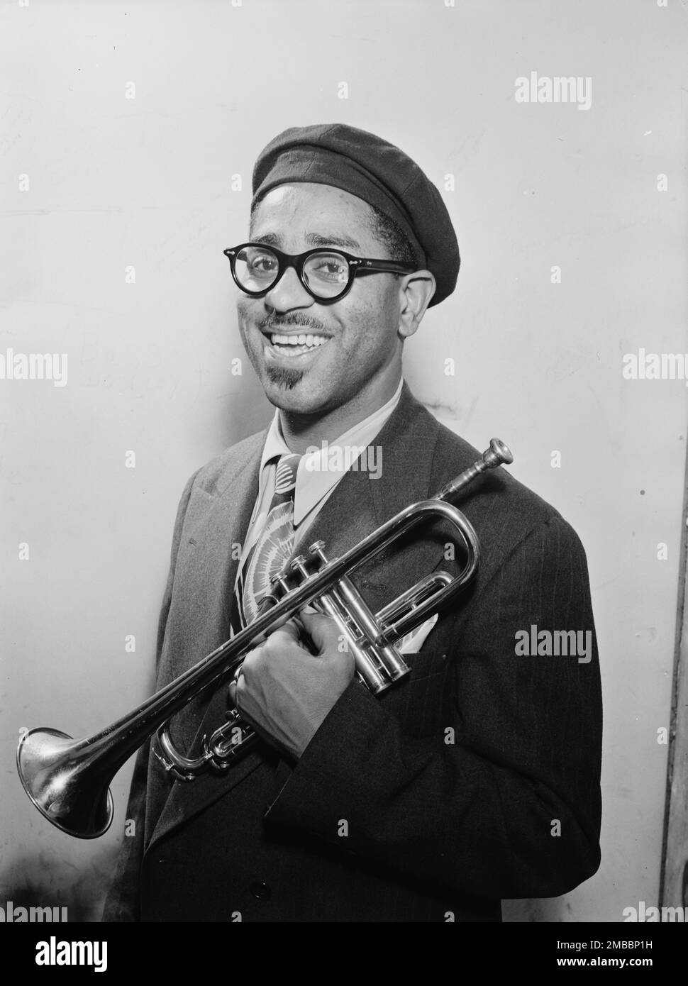 Dizzy gillespie beret hi-res stock photography and images - Alamy