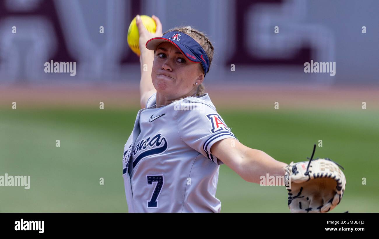 Arizona pitcher Hanah Bowen (7) during an NCAA softball game on Friday ...