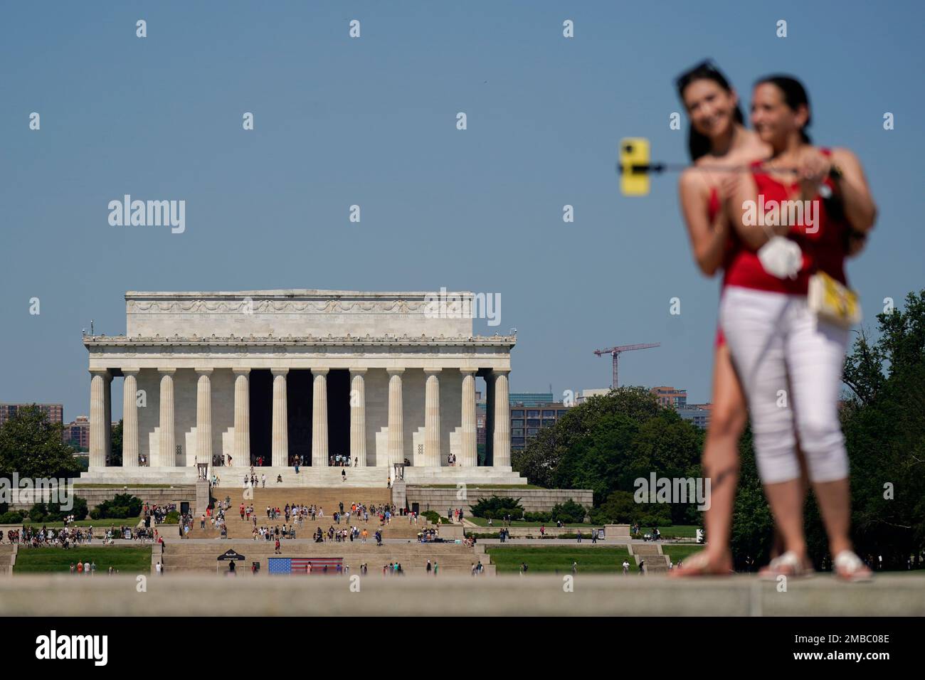 Nefertari Elshiekh, left, and Deborah Elshiekh of New York use a smart ...