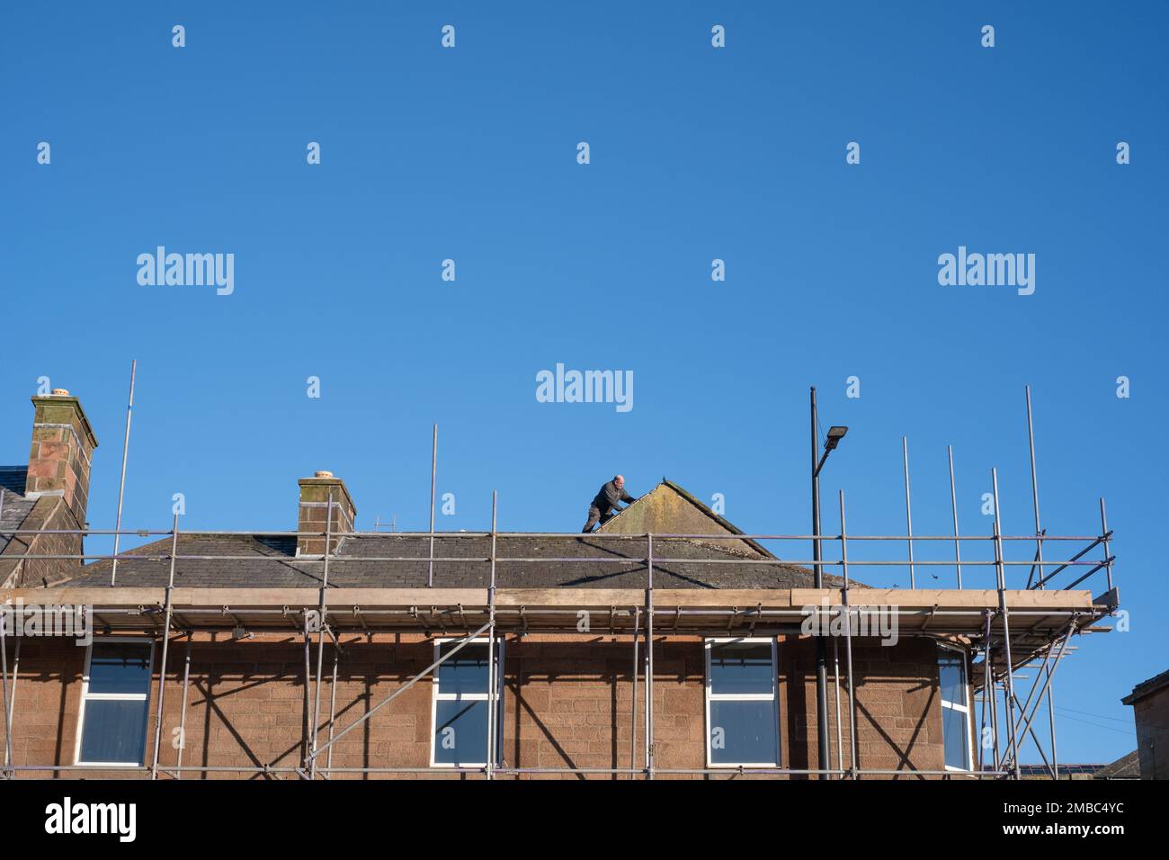 Scotland roof scaffolding hi-res stock photography and images - Alamy