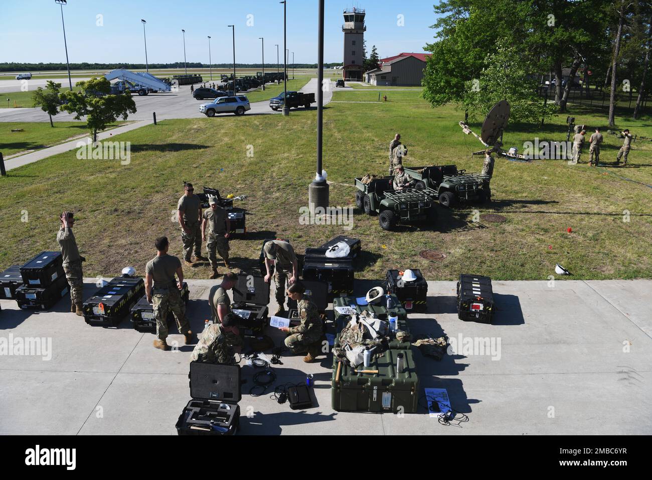 Ground maneuver hi-res stock photography and images - Alamy