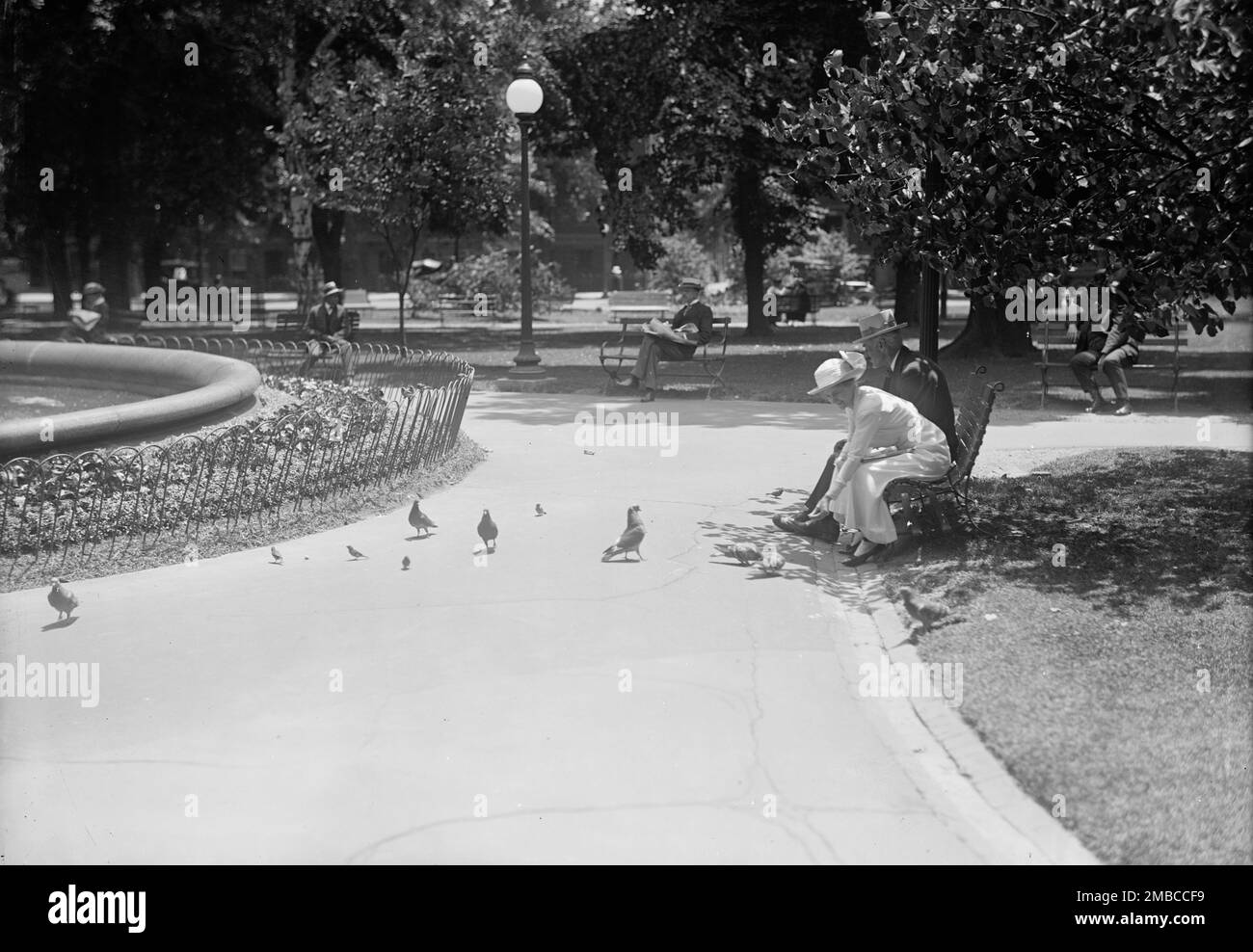 George washington bench Black and White Stock Photos & Images - Alamy