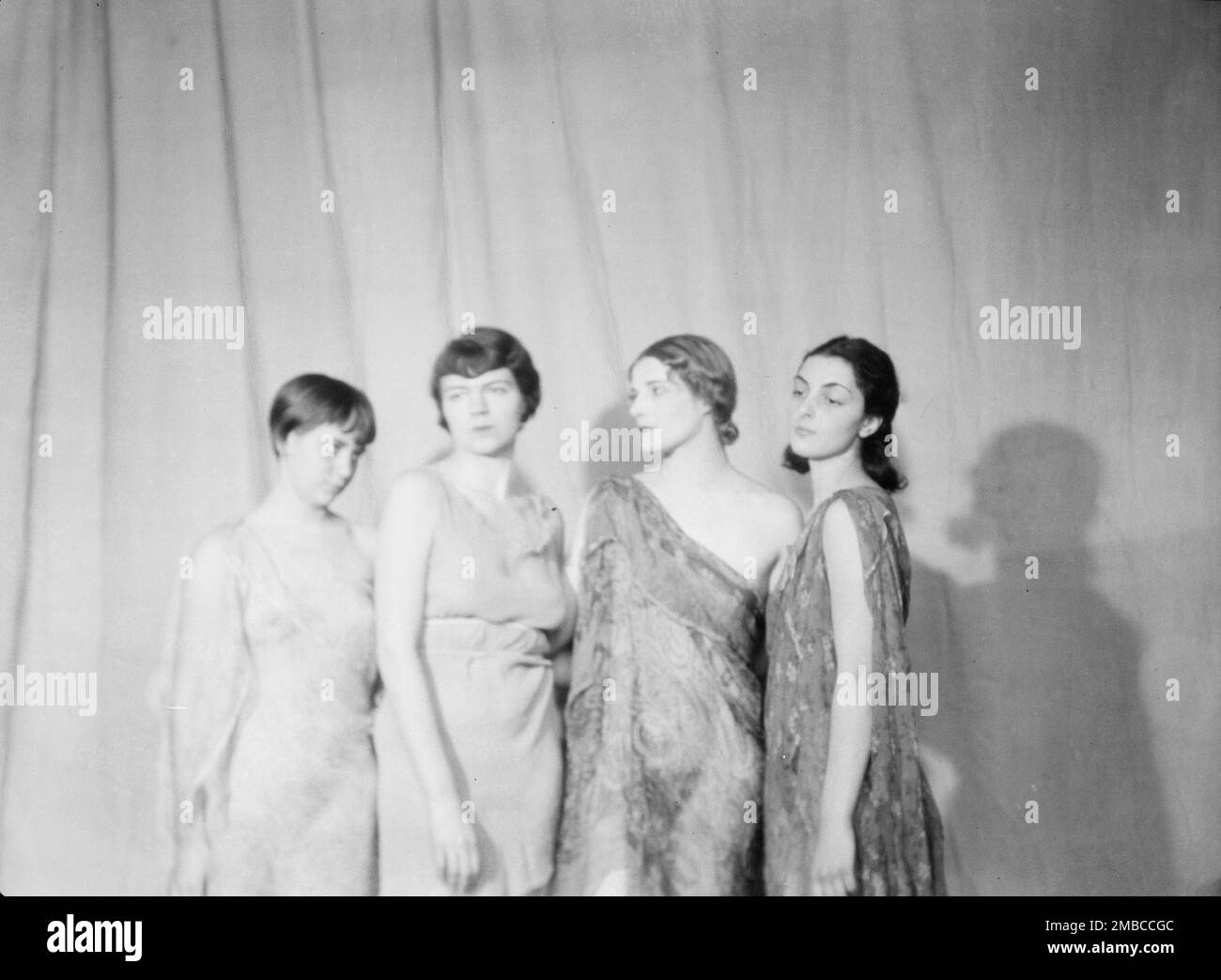 Elizabeth Duncan dancers and children, portrait photograph, 1932 Stock ...
