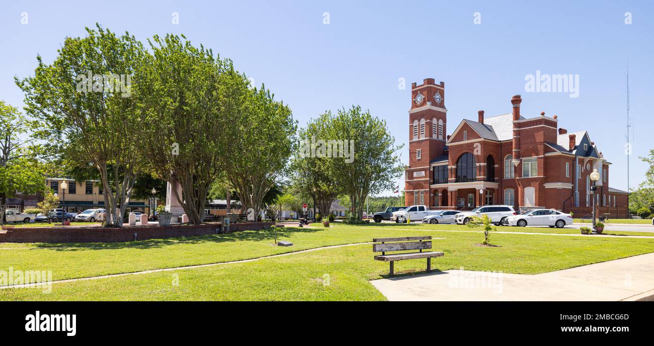 Vienna, Georgia, USA - April 19, 2022: The Dooly County Courthouse ...