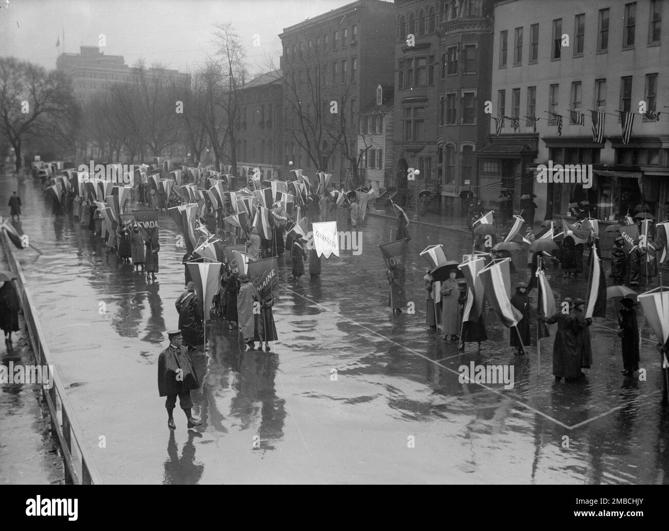 Women marching in suffragette hi-res stock photography and images - Alamy