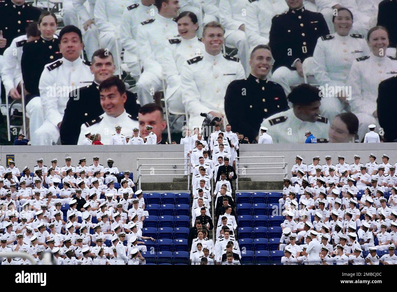 Midshipmen arrive for the U.S. Naval Academy's graduation and ...