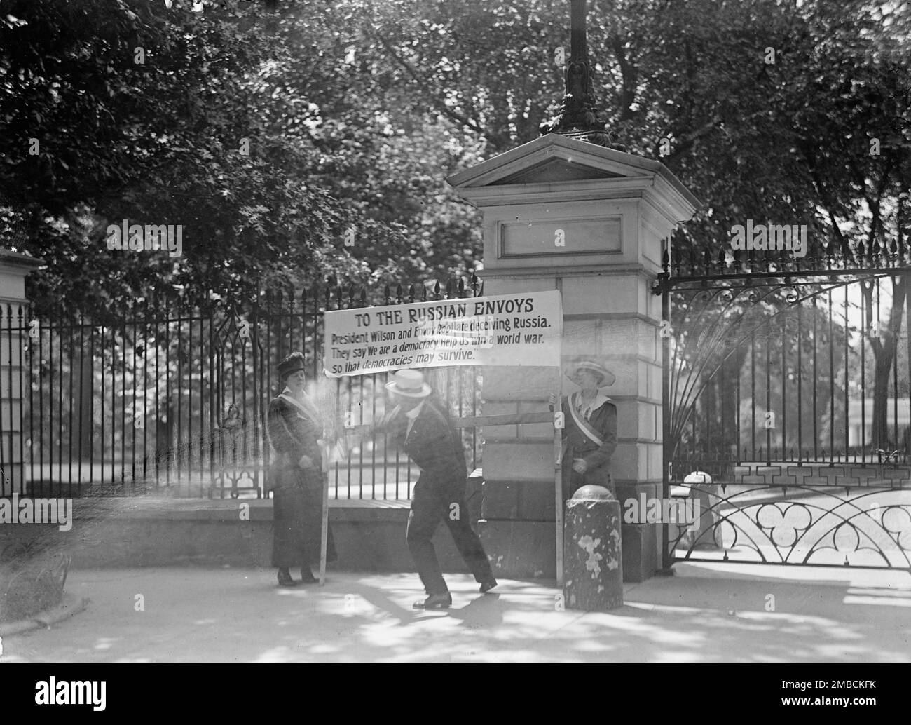 Woman standing outside her art studio hi-res stock photography and ...