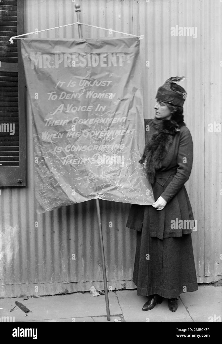 Suffragette suffrage banner flag hi-res stock photography and images ...