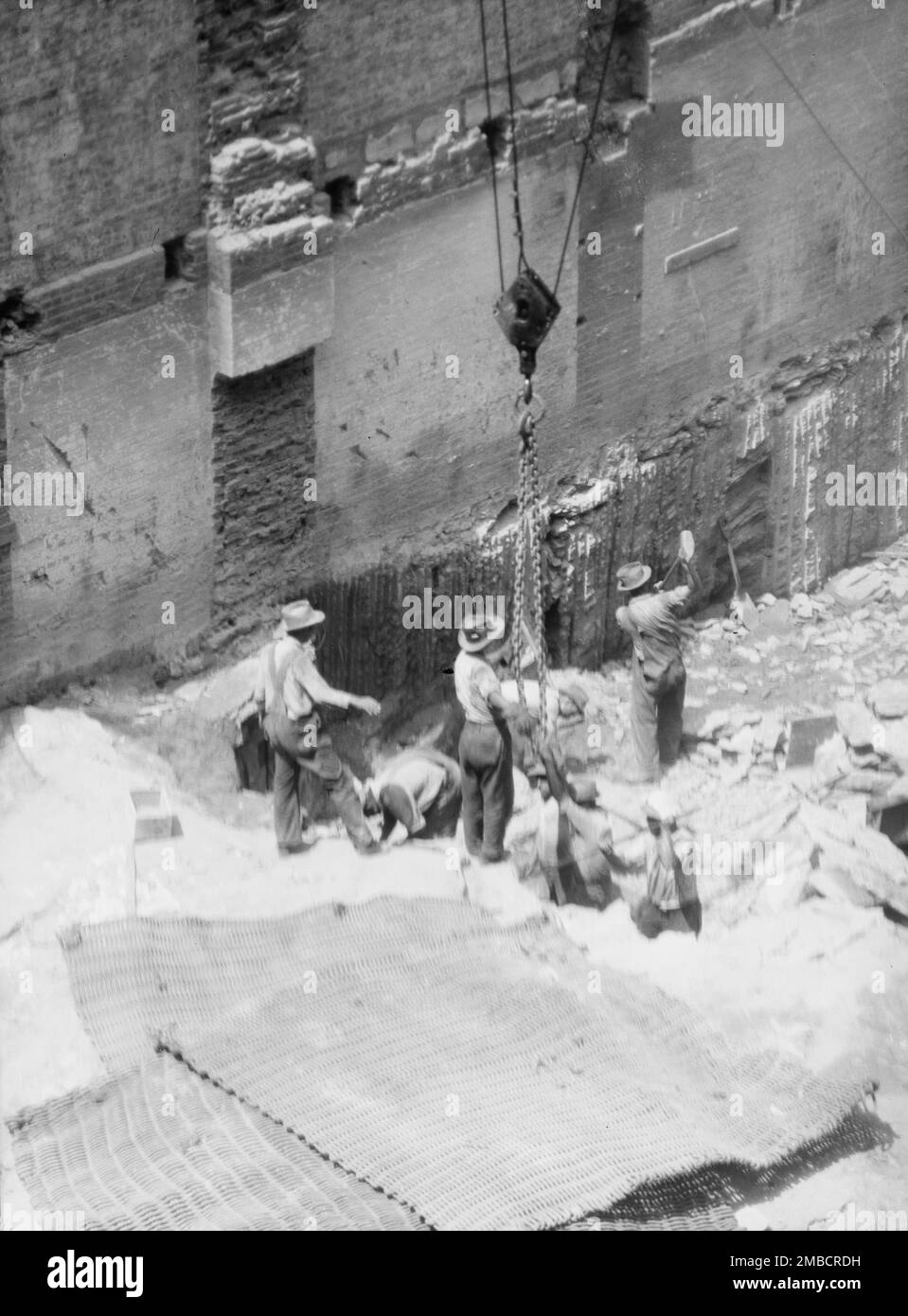 Construction work new york 1920s hi-res stock photography and images ...
