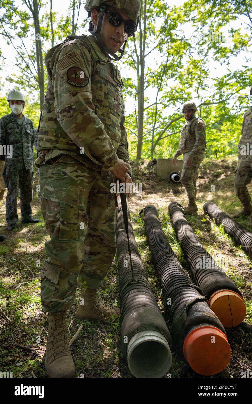 U.S. Air Force Tech. Sgt. Jaime Gracias, 35th Civil Engineer Squadron ...