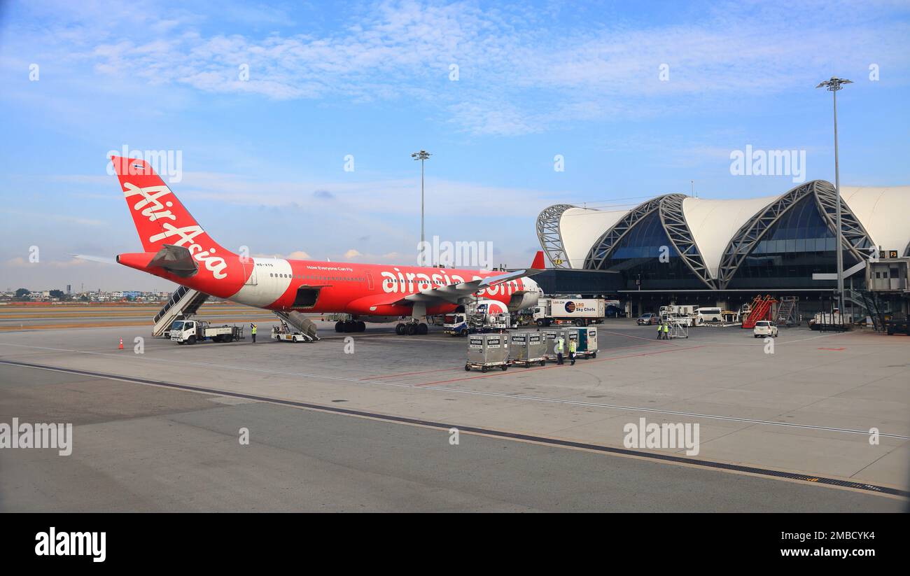 Suvarnabhumi Airport view, Airplane parking at passenger gate Stock ...