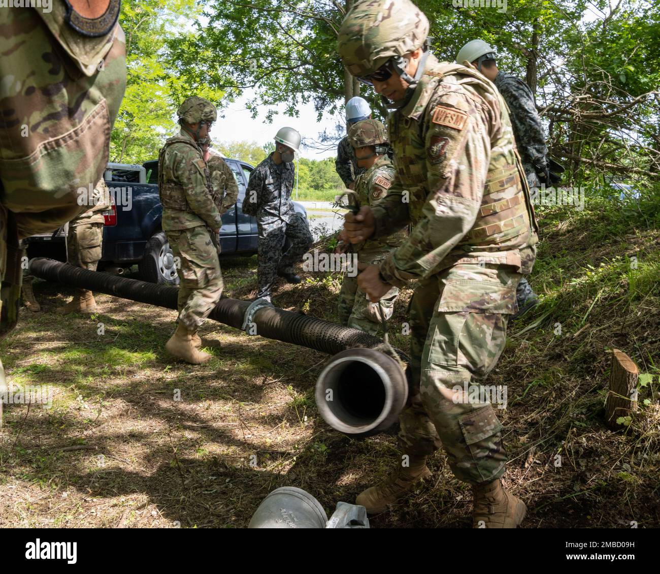 U.S. Air Force Tech. Sgt. Jaime Gracias, 35th Civil Engineer Squadron ...