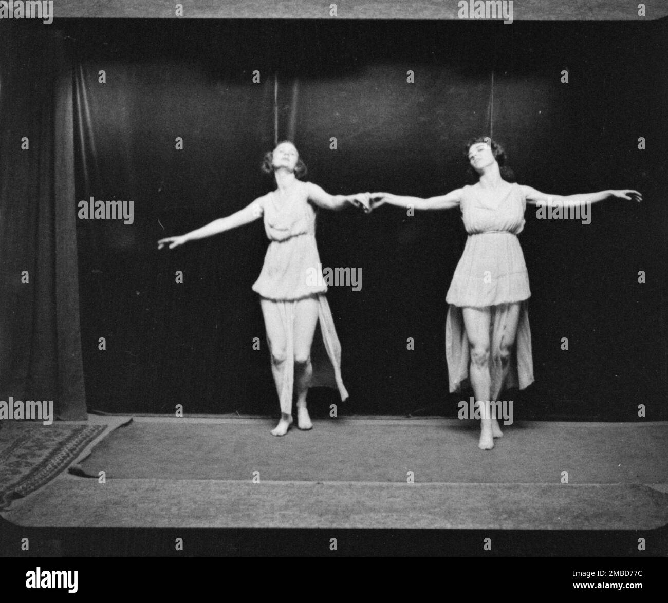 1910s female dancers hi-res stock photography and images - Alamy
