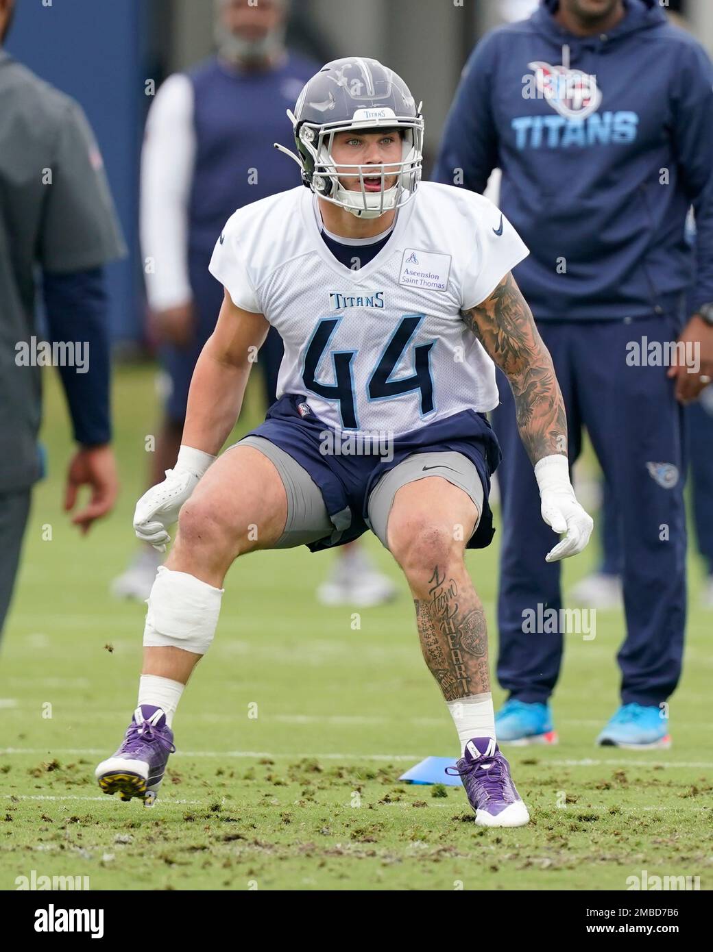 Tennessee Titans fullback Tory Carter (44) takes part in a drill at the ...