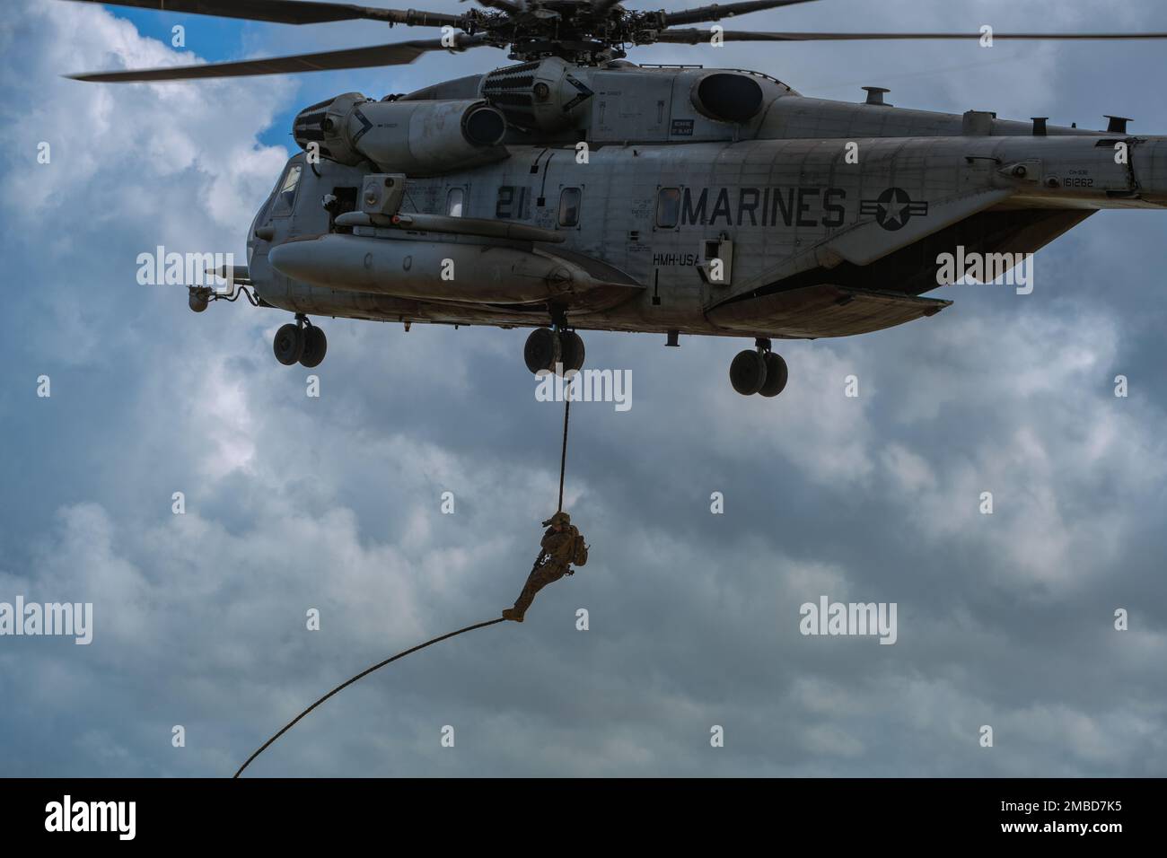 Fast roping drills hi-res stock photography and images - Alamy