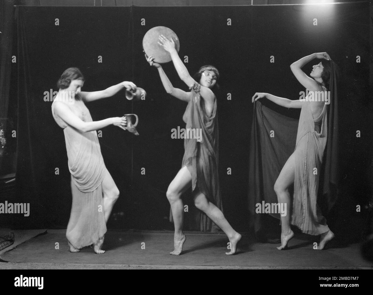 Black servants 1920s hi-res stock photography and images - Alamy