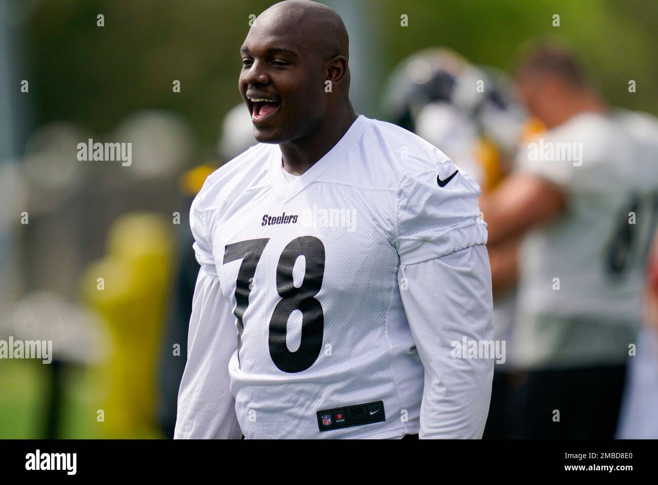 Pittsburgh Steelers offensive lineman James Daniels participates in an ...
