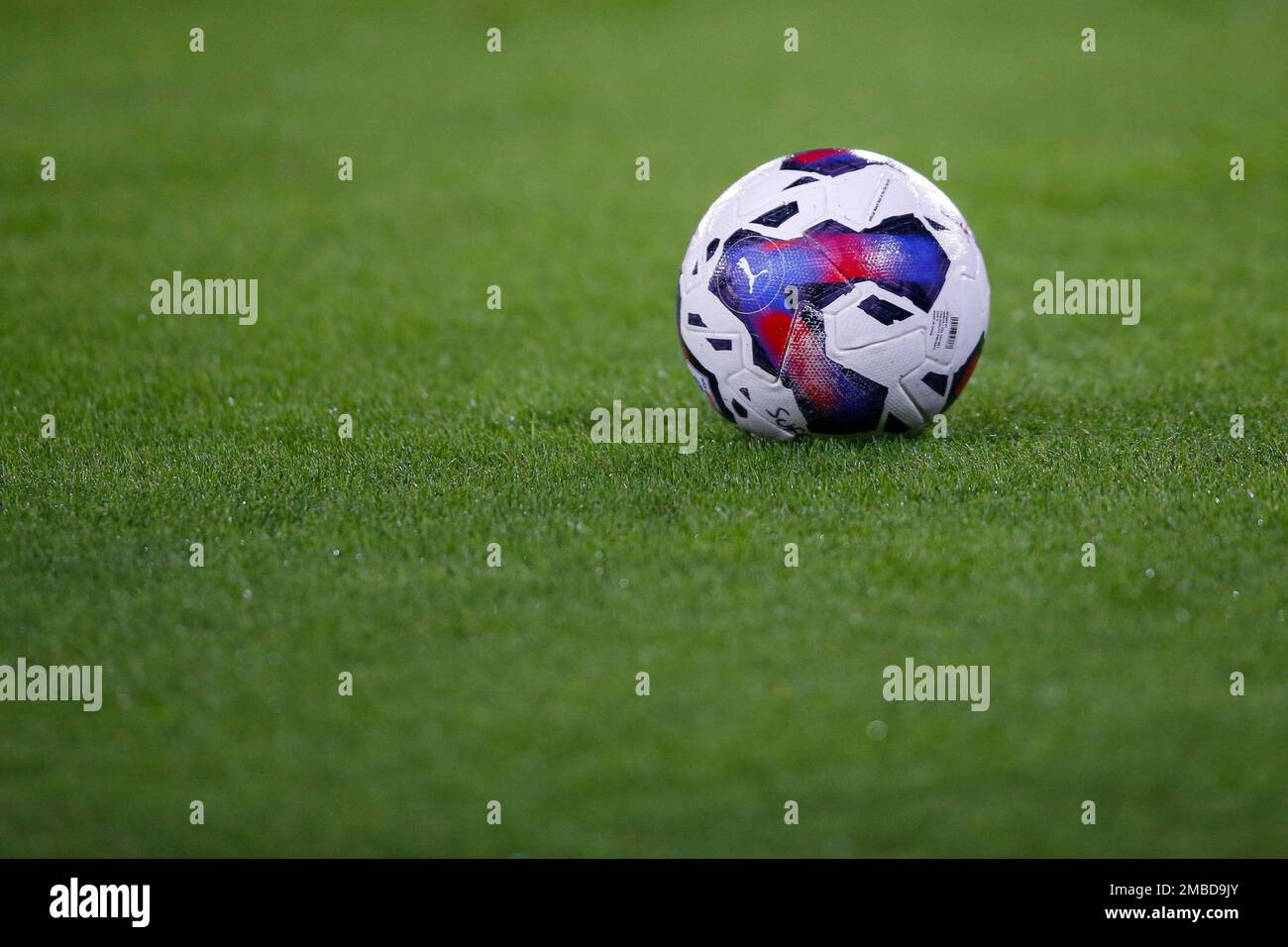 Efl championship ball 2023 hi-res stock photography and images - Alamy