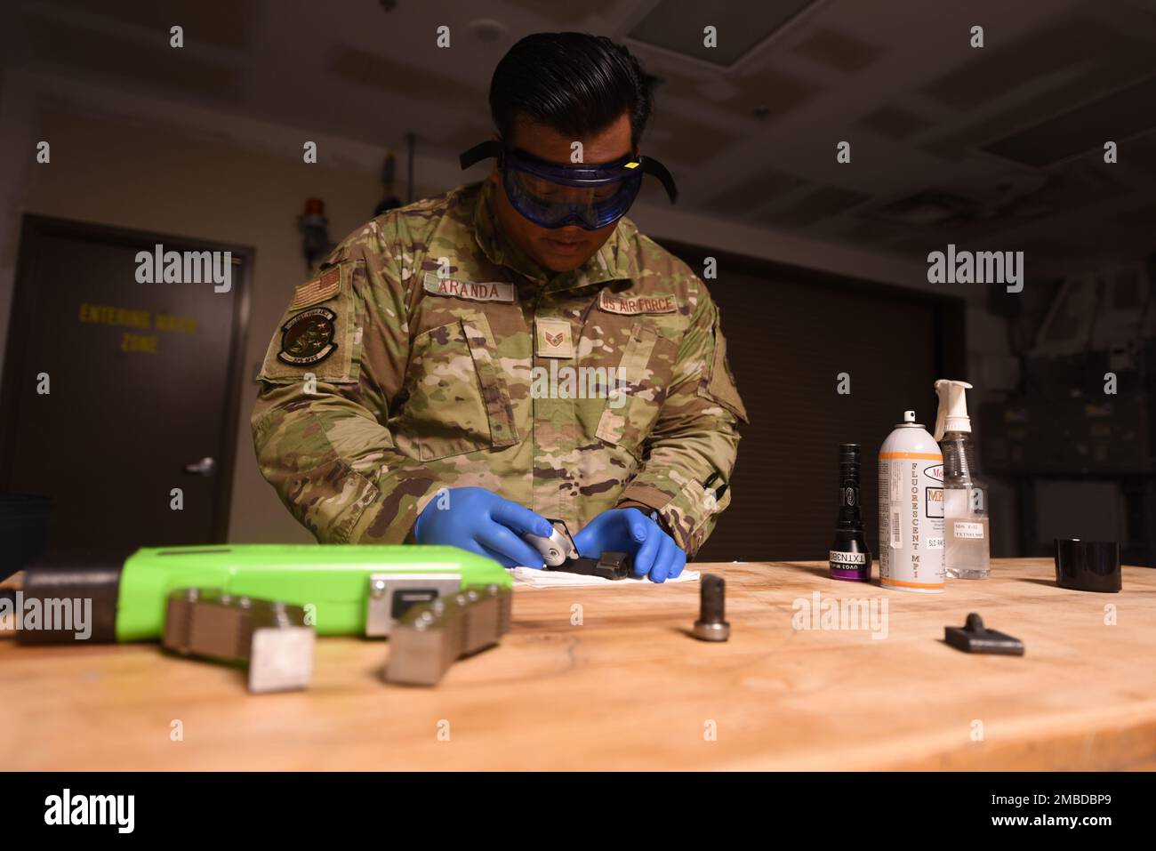 Ndi flight hi-res stock photography and images - Alamy