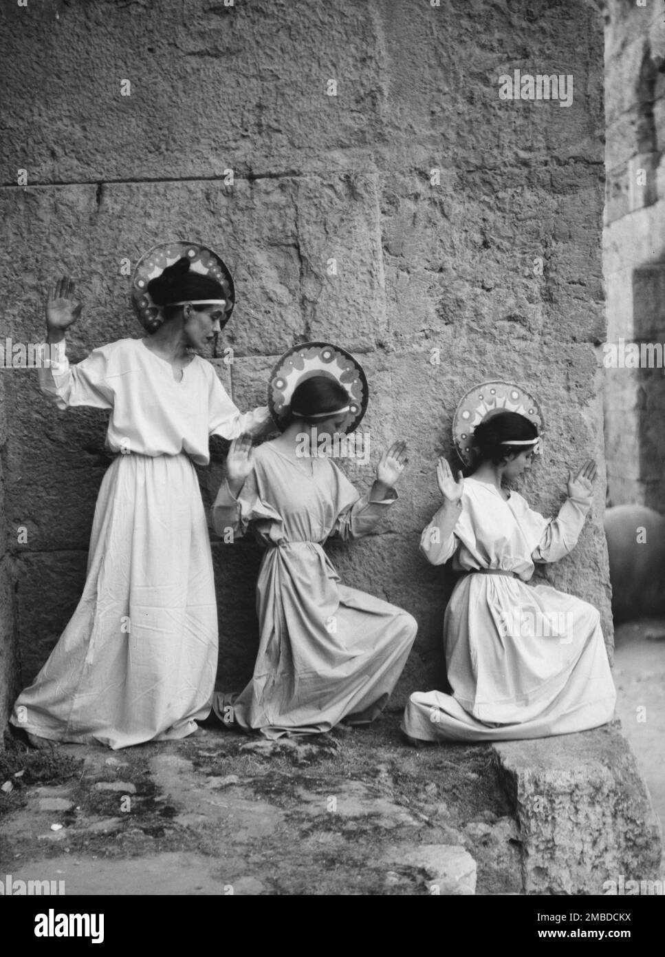 Women in ancient greece performing hi-res stock photography and images ...