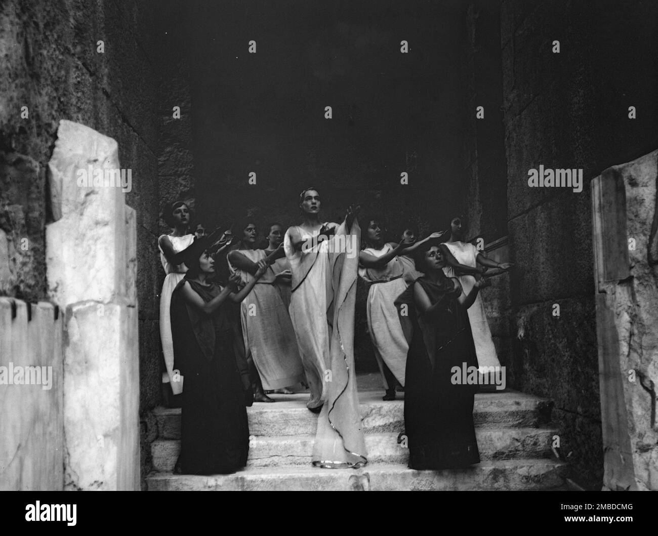 Women in ancient greece performing hi-res stock photography and images ...