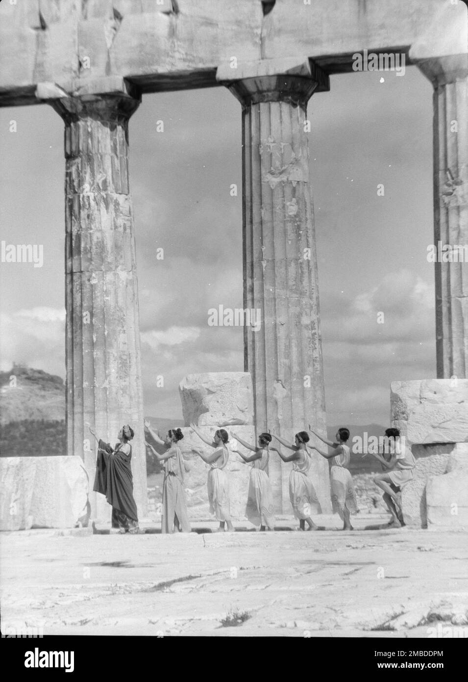 Clothing in ancient greece Black and White Stock Photos & Images - Alamy