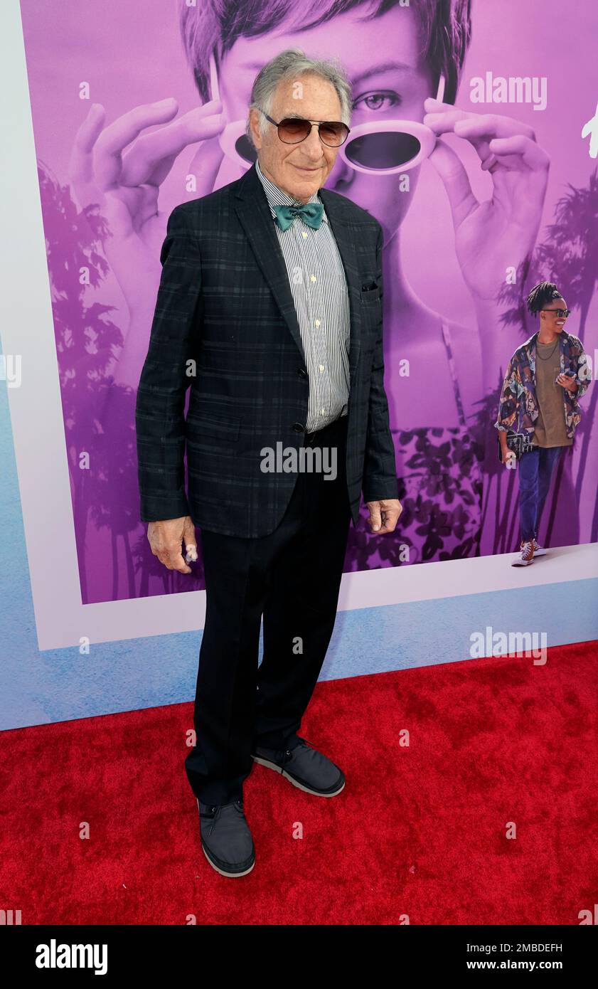 Judd Hirsch poses at the premiere of the film "Hollywood Stargirl ...