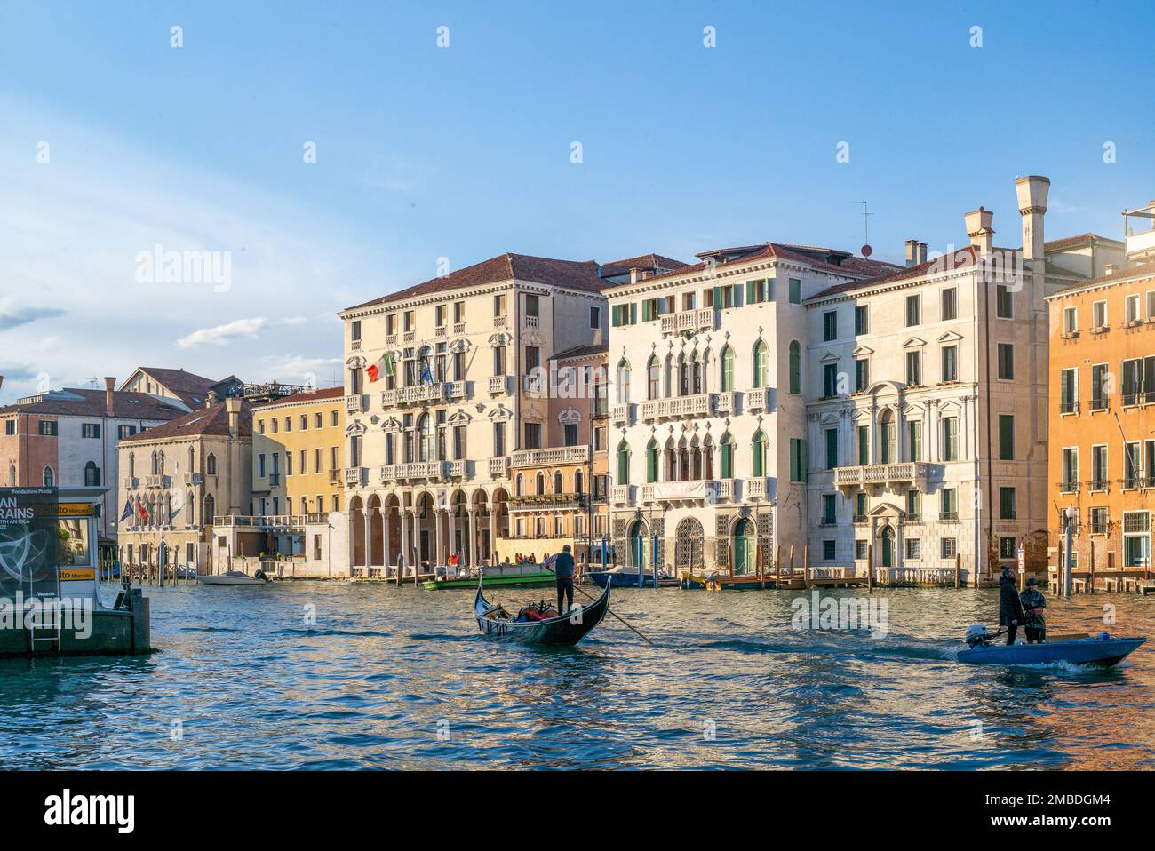 Pedestrians cross canal street hi-res stock photography and images - Alamy