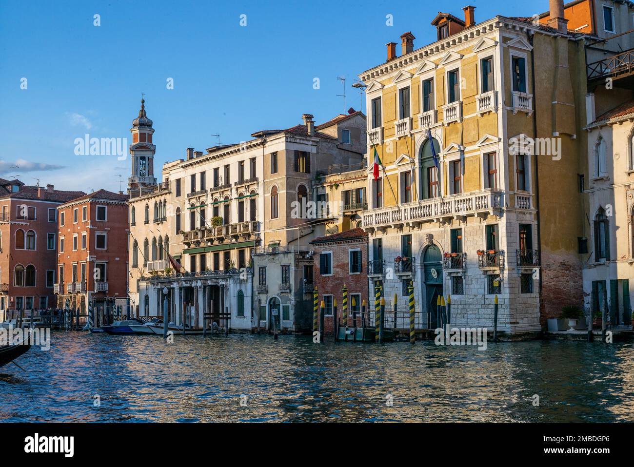 Pedestrians cross canal street hi-res stock photography and images - Alamy