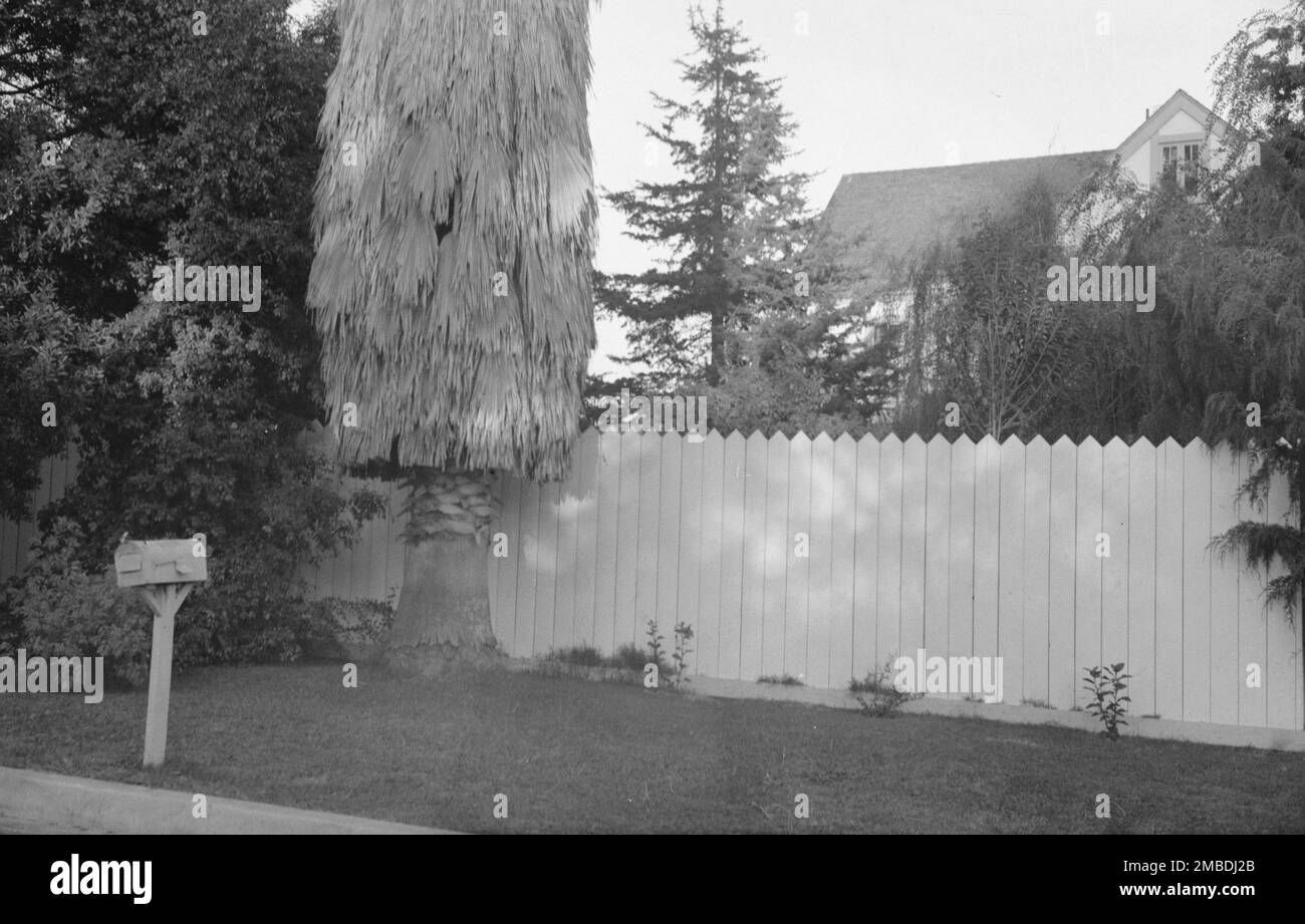 Garbo, Greta, Miss, house, 1937 Nov Stock Photo - Alamy
