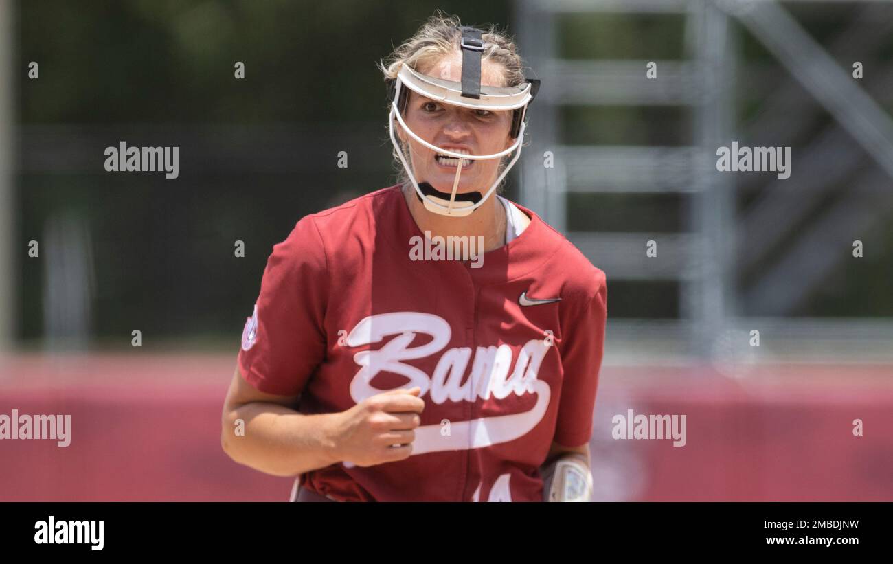 Alabama pitcher Montana Fouts (14) during an NCAA softball game on ...