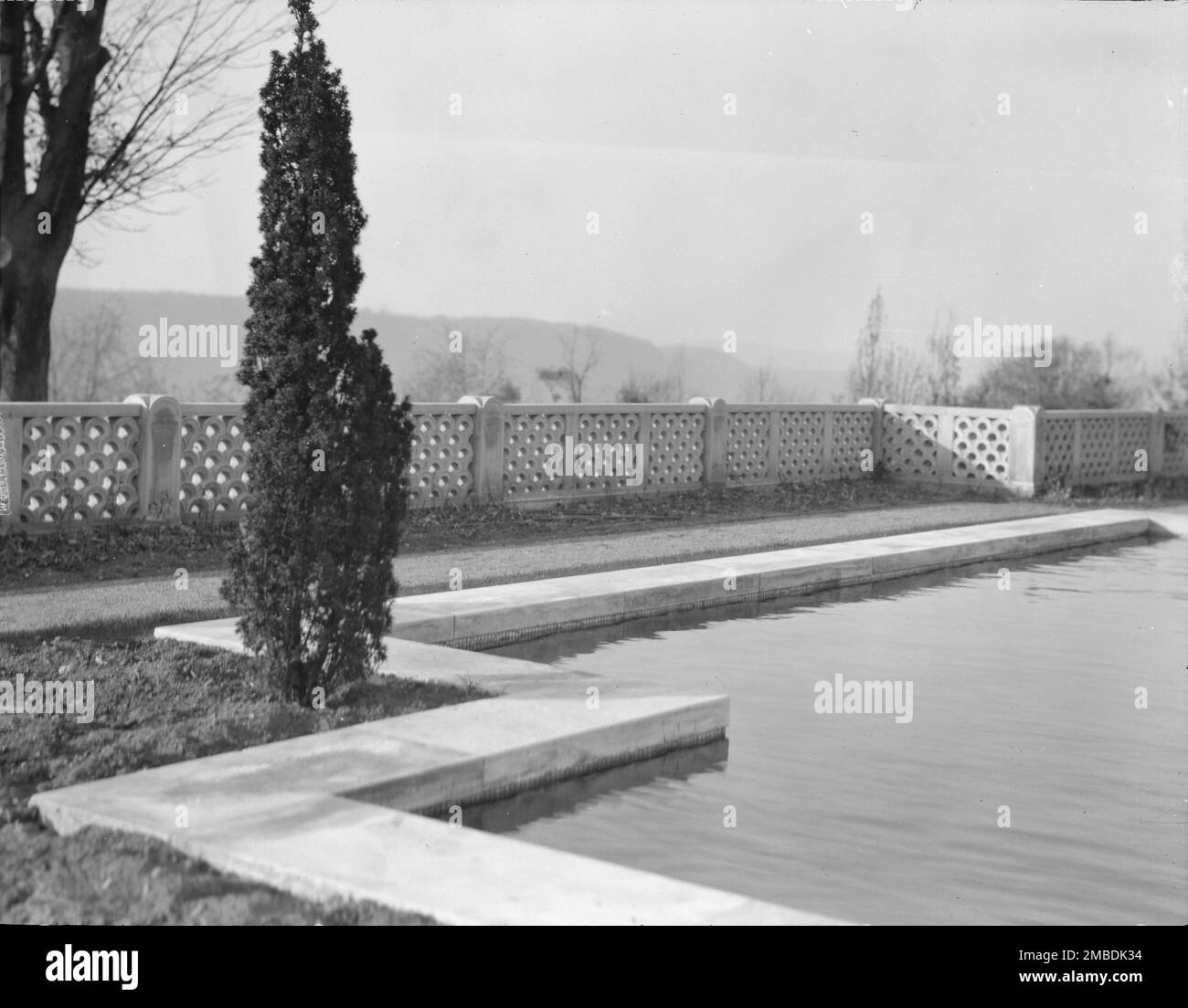 Untermeyer [i.e. Untermyer] garden, 1917 Stock Photo - Alamy