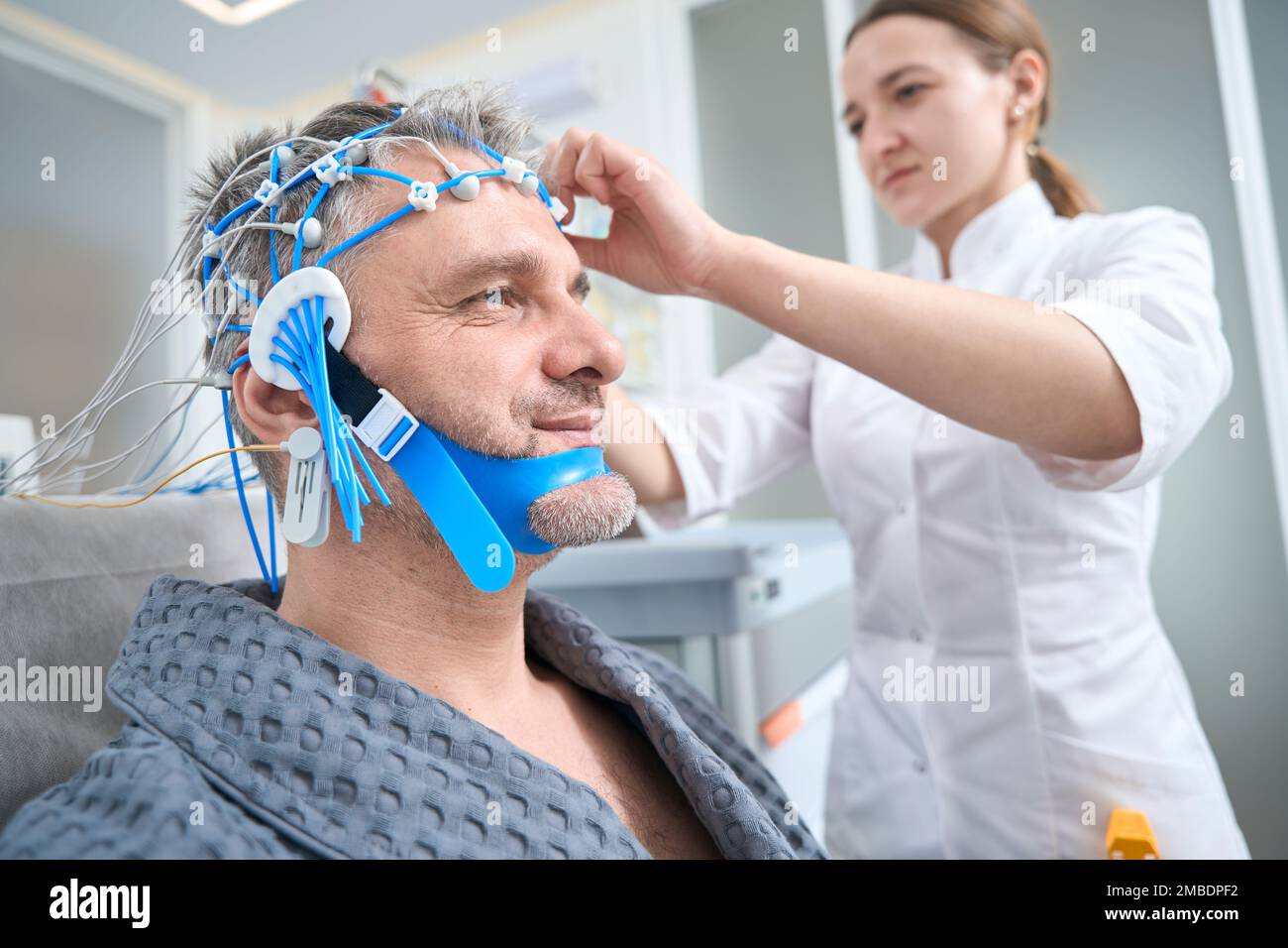 Patient undergoes a check-up in a modern clinic Stock Photo - Alamy
