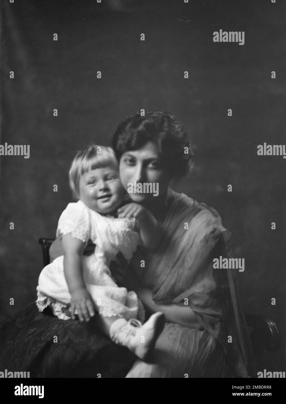 Magre, Mrs., and child, portrait photograph, 1919 Stock Photo - Alamy