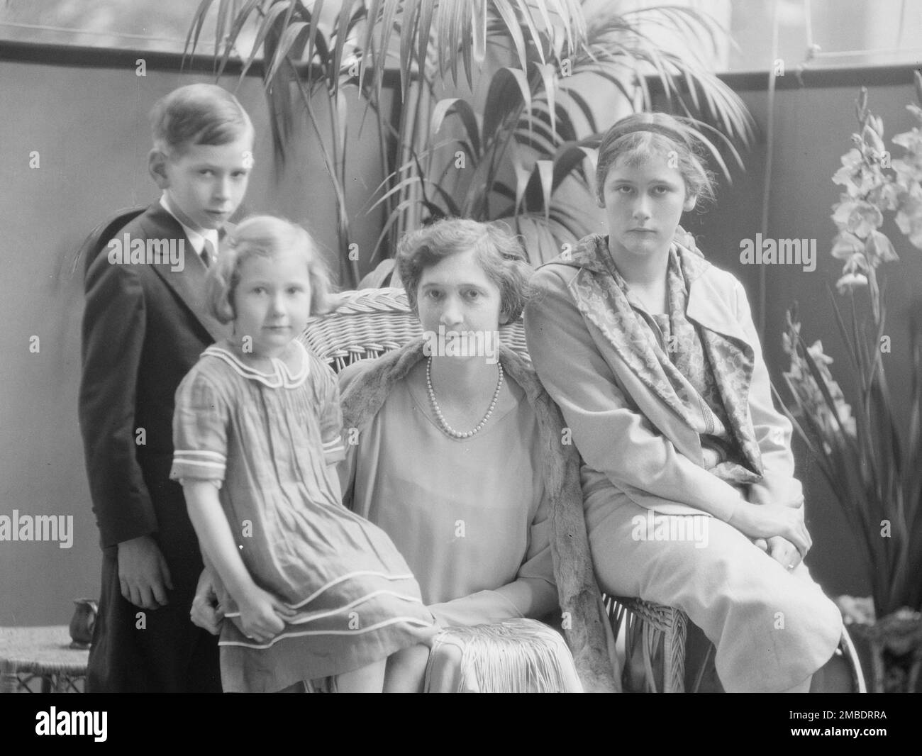 1920s family portraits hi-res stock photography and images - Alamy