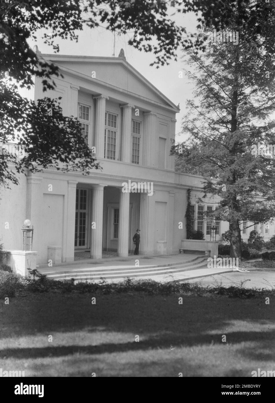 Vanderlip, Frank A., house and school, 1918 Stock Photo - Alamy