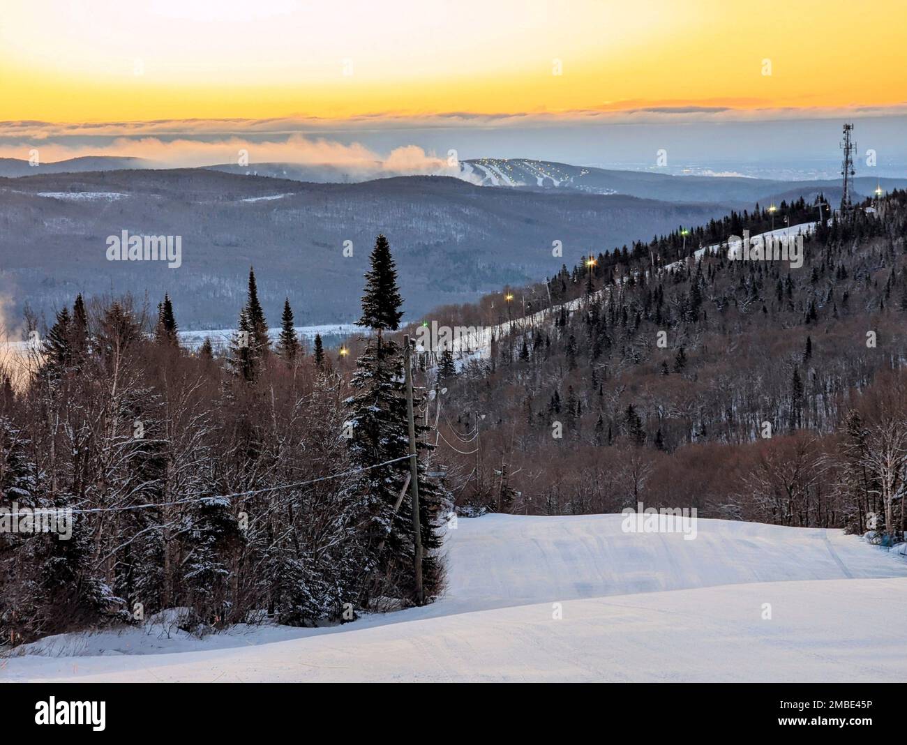 Landscape trees snow covered hill hi-res stock photography and images ...