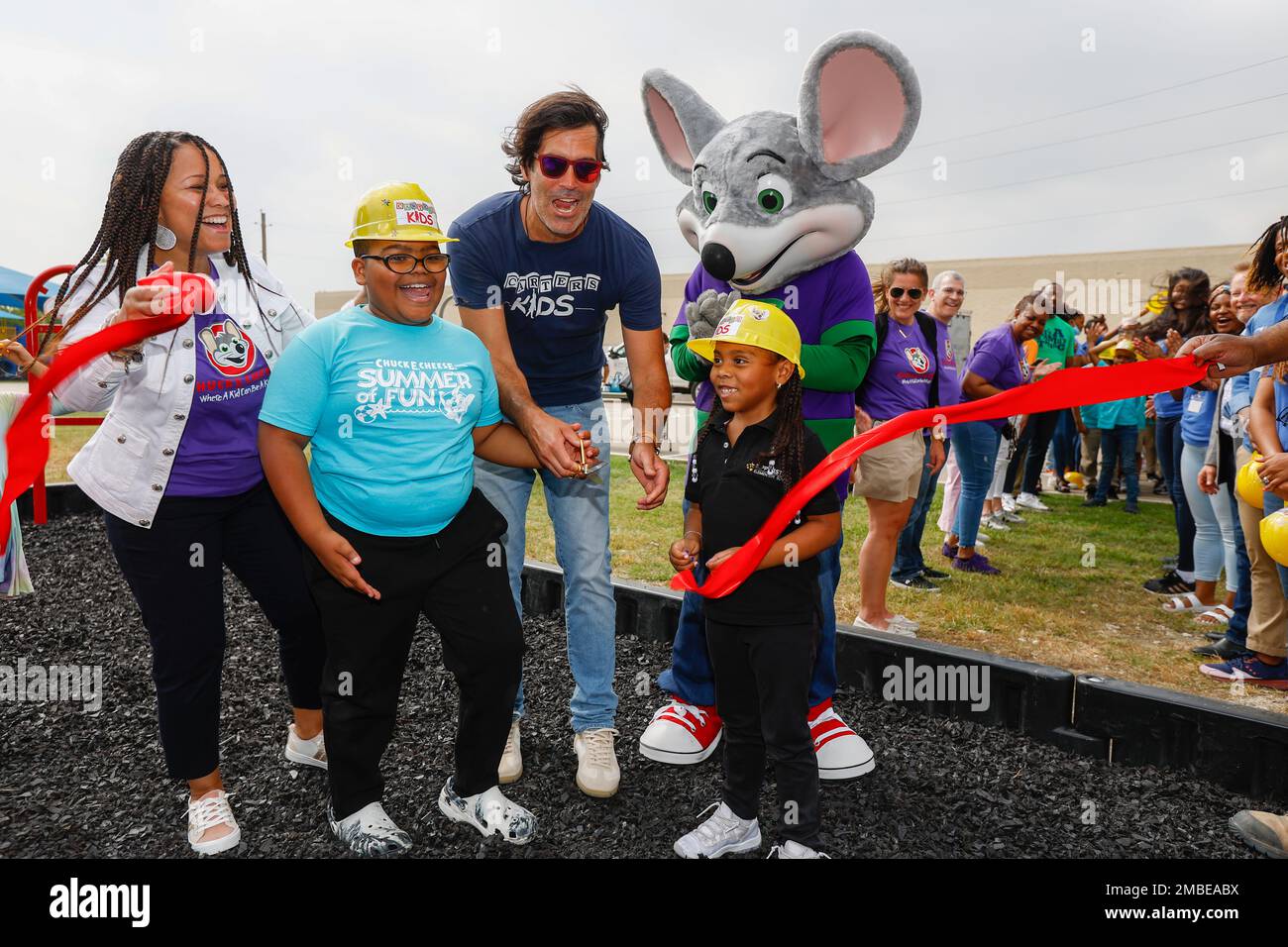 IMAGE DISTRIBUTED FOR CEC ENTERTAINMENT - Sherri Landry, left, Carter ...