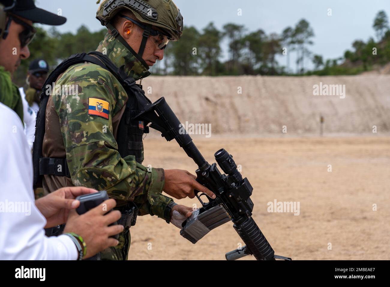 LA VENTA, Honduras - A Soldier from the Ecuadorian Army prepares his ...