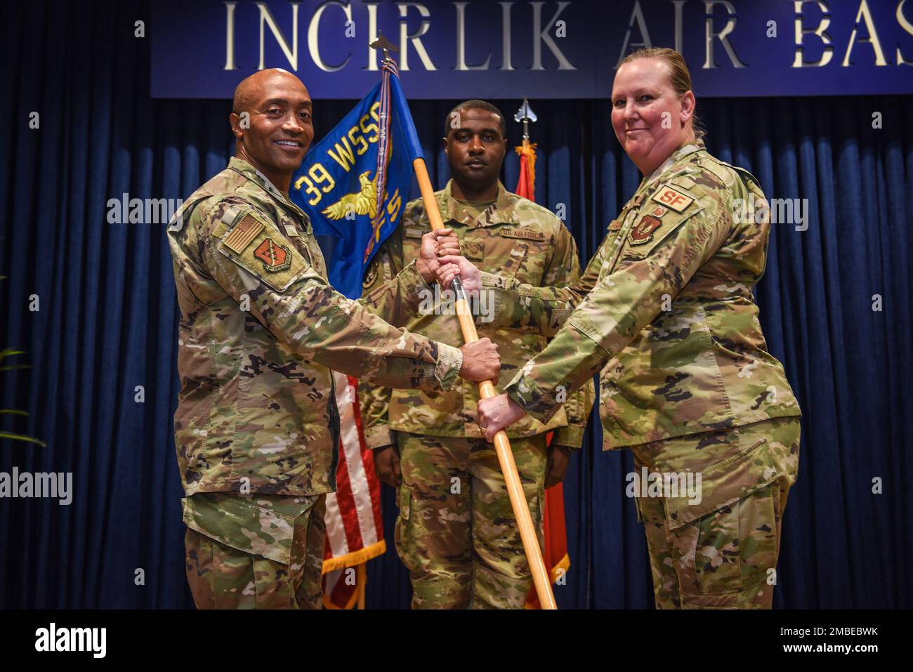 15 abw commander hi-res stock photography and images - Alamy